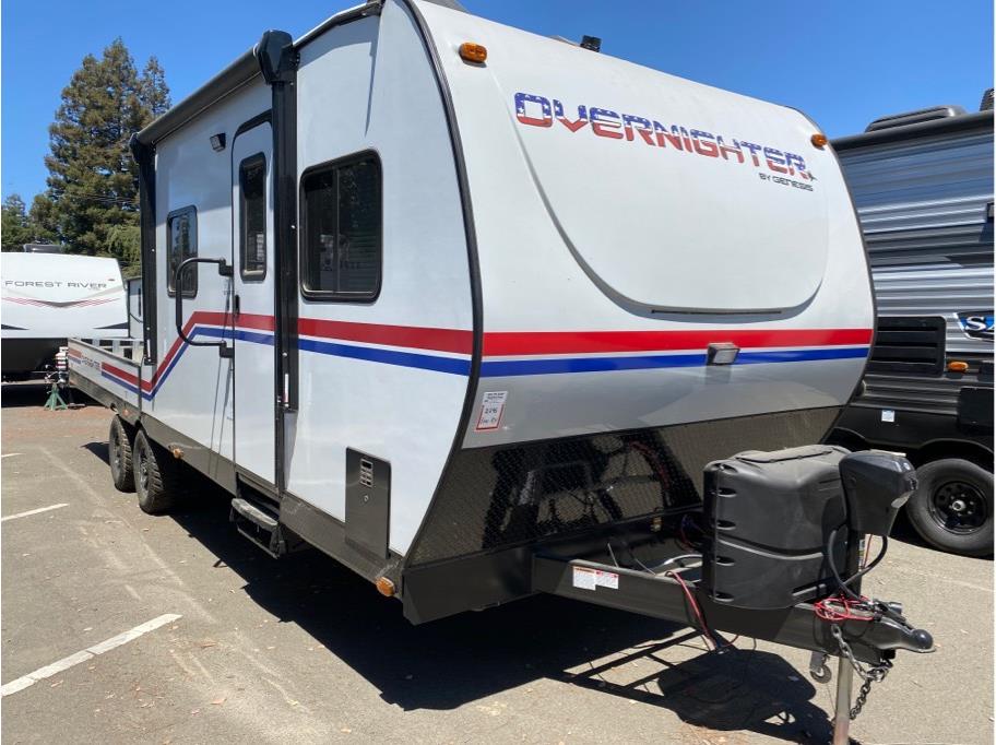 2022 GENESIS SUPREME OVERNIGHTER 12-14.6FK from Epic RV Liquidators